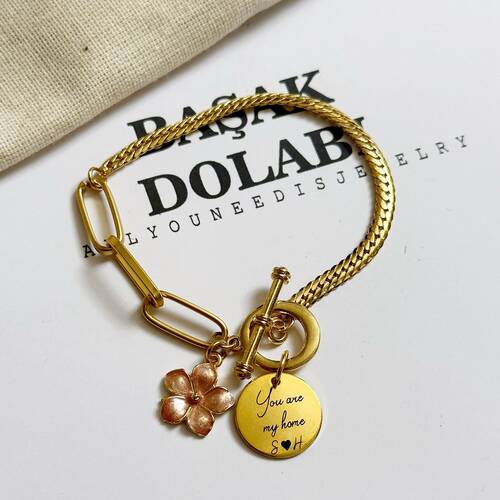 Başak Dolabı Menekşe Çiçeği ve Kişiselleştirilebilir Yazı Charmlı Gemi ...