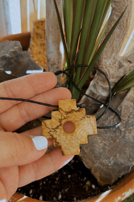 MIEBOX Spiritüel Yolculuk: Chakana Palo Santo Kolyesi ( İnka Cross ...