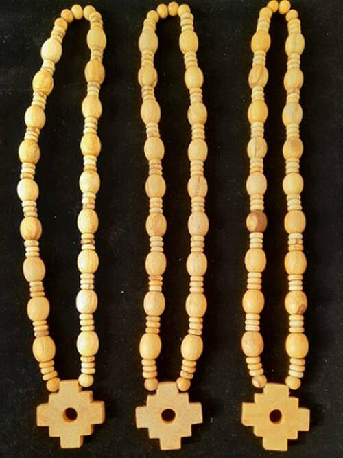 Spiritüel Yolun İncisi: Palo Santo ve Chakana Kolyesi ( İnka Cross Kolye)